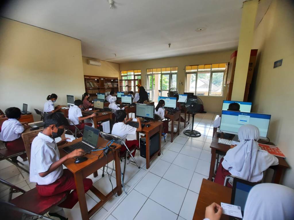 SIMULASI KEGIATAN AKM